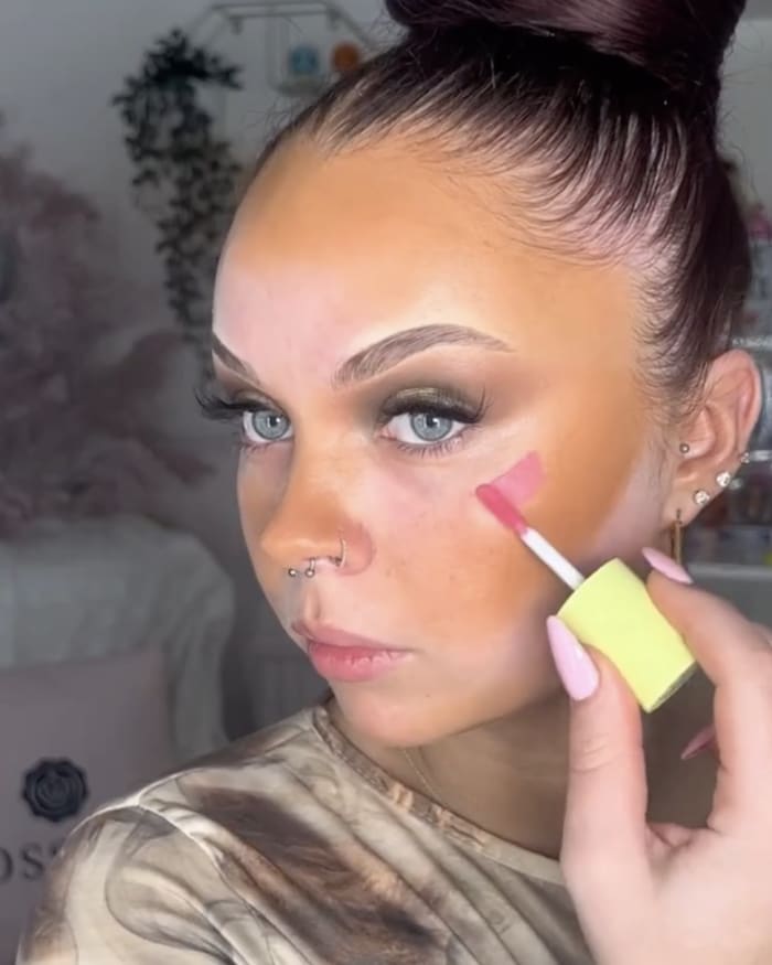 20 fun ways to incorporate more color into your makeup routine | Yardbarker