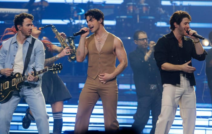 22 performers we want to see perform a Super Bowl Halftime Show ...