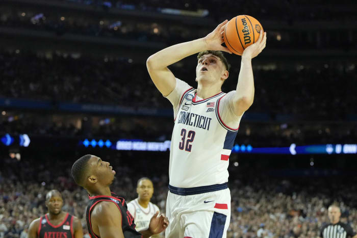 25 men's college basketball players you should know for the 2023-2024 ...