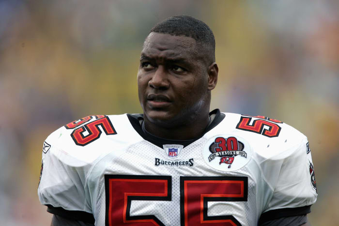 100 Hall of Famers who spent their entire careers with one franchise ...