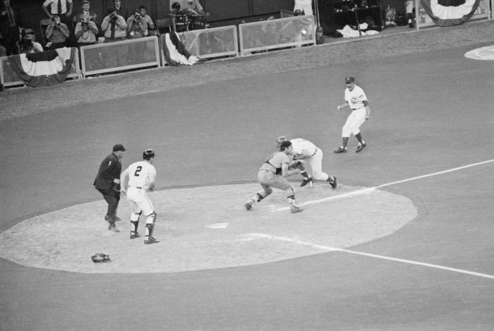 The 40 most infamous sports plays of all-time | Yardbarker