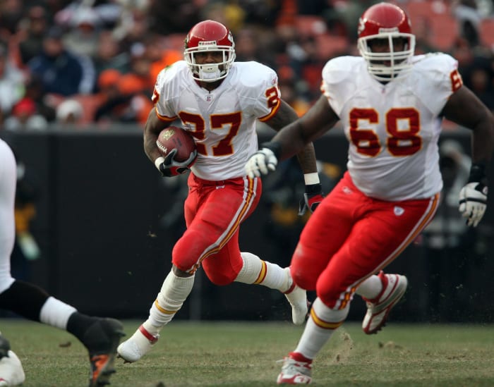 The 32 NFL players who have played the most games for each NFL team ...