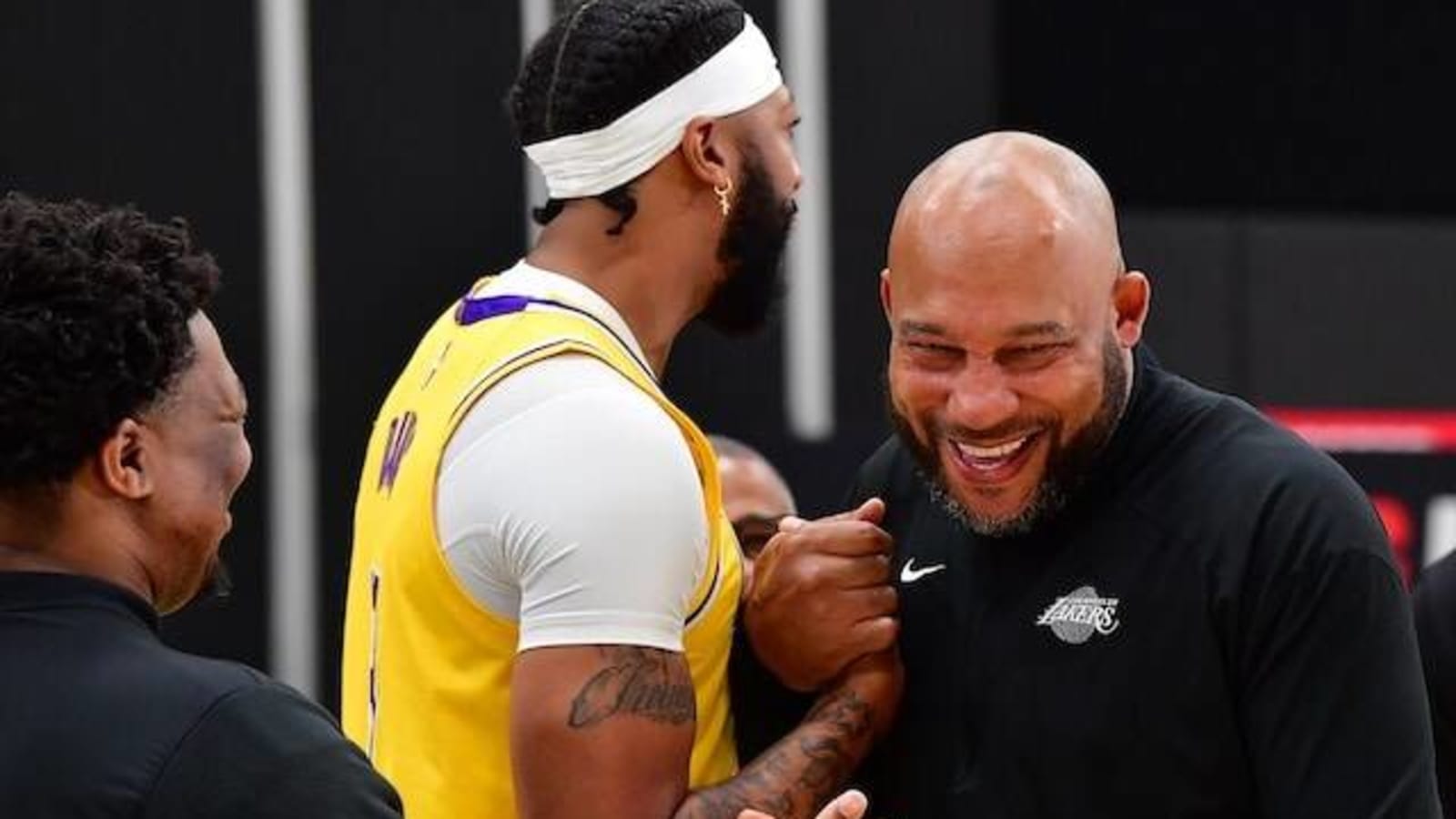 Darvin Ham Calls It A ‘Joy’ To Coach Anthony Davis | Yardbarker