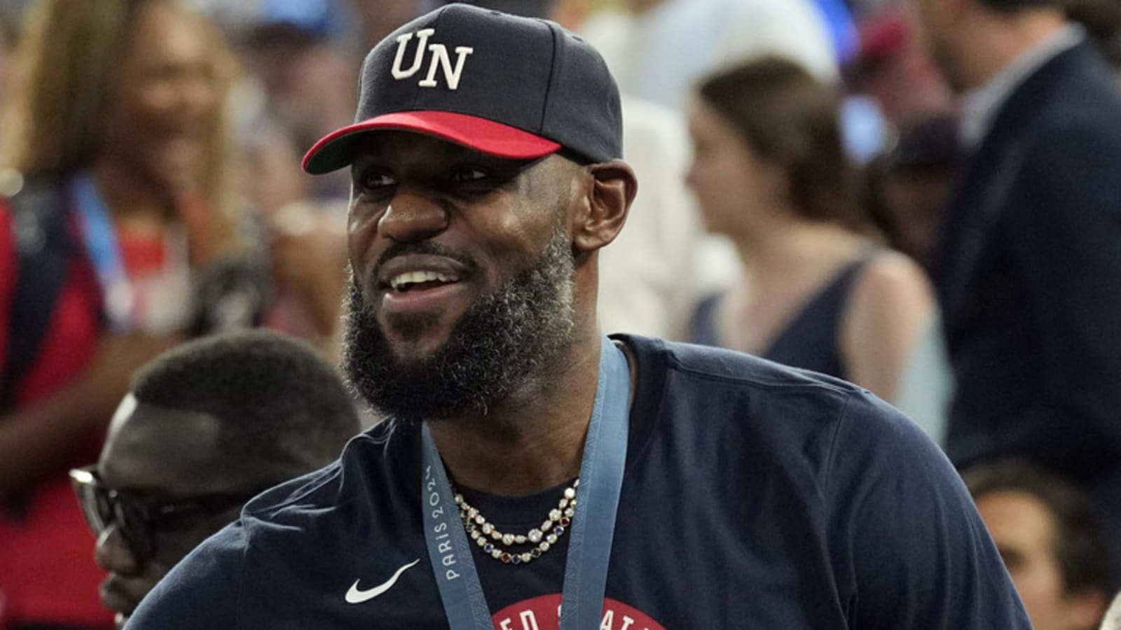 LeBron James Wanted To Overshadow Michael Jordan Early In His NBA ...