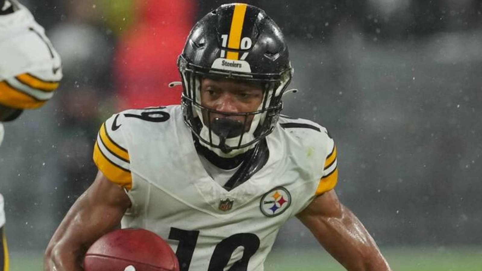 Steelers’ Zach Azzanni Believes He Has A Secret Weapon In The Wide ...