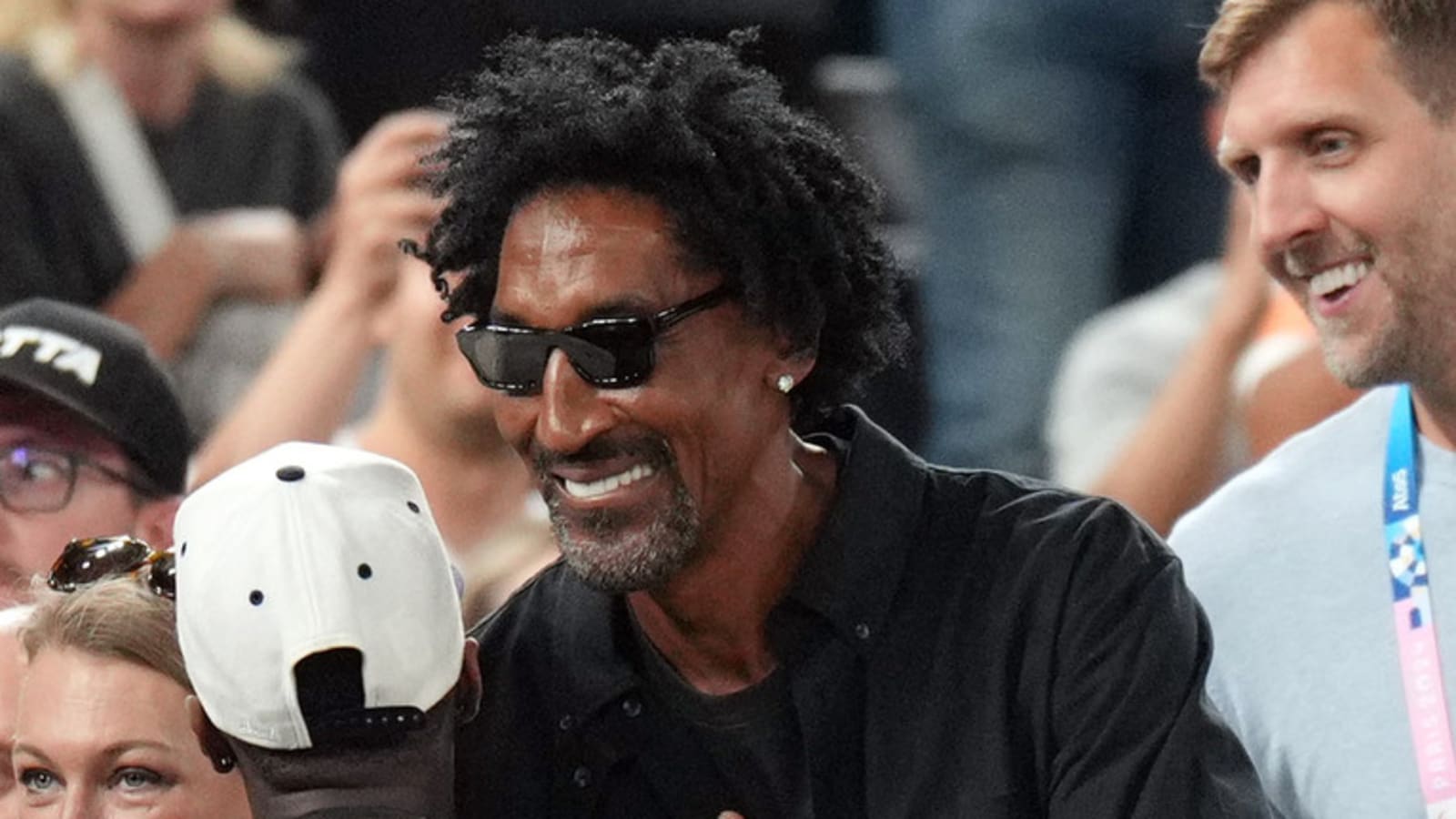 Scottie Pippen Yelled And Cursed At Phil Jackson In Bulls Huddle After ...