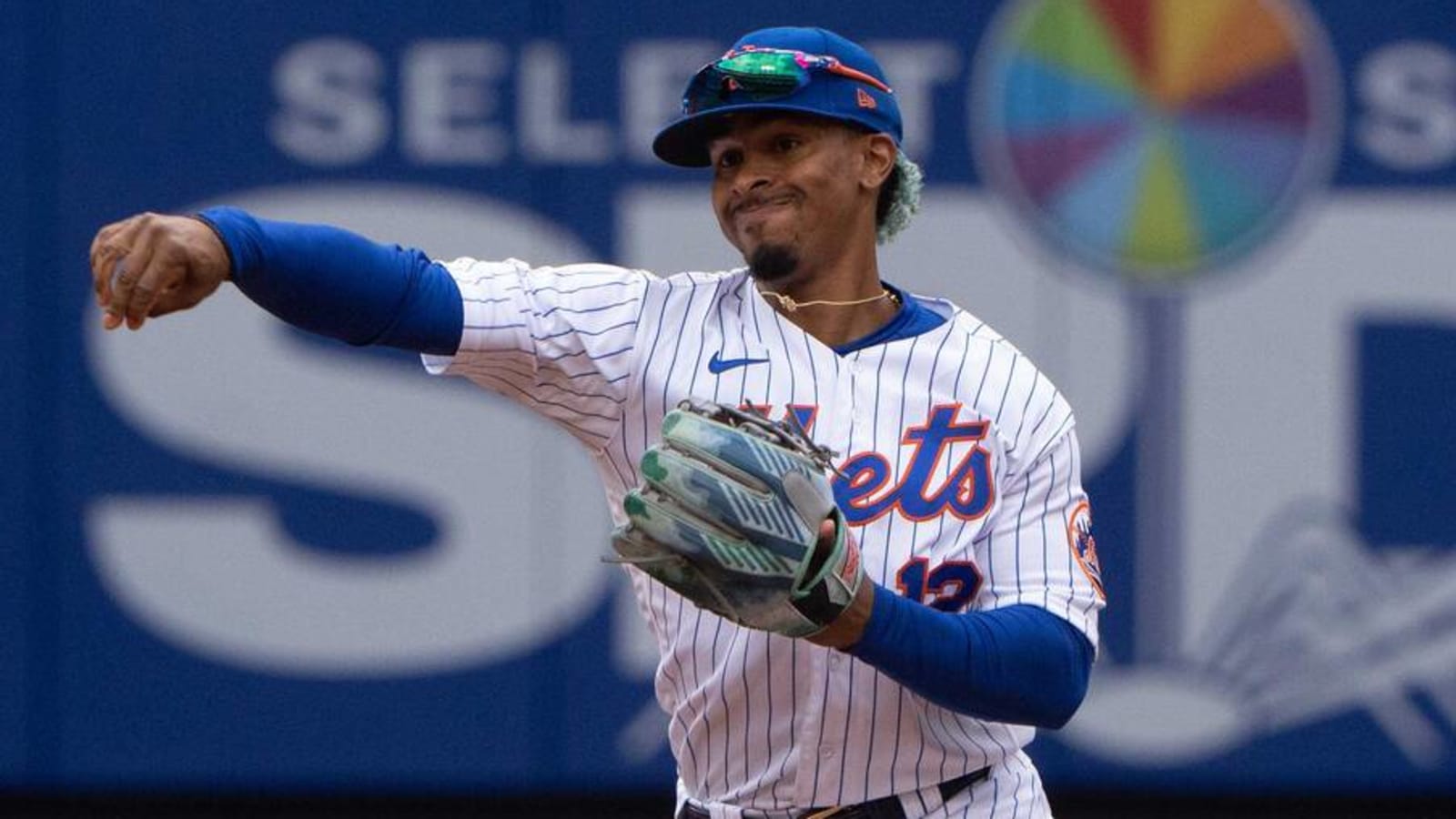 Watch: Mets SS Francisco Lindor starts double play while being ...