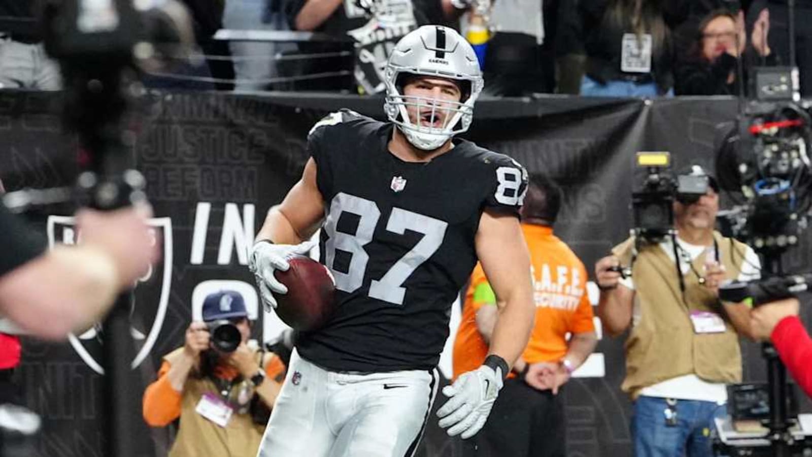 What Will Offensive Weapon's Return Mean for Raiders? | Yardbarker
