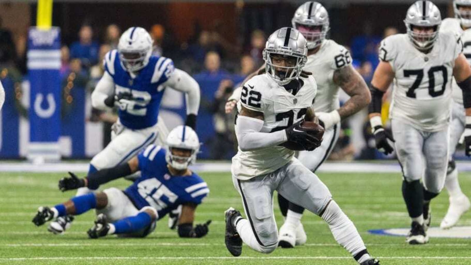Raiders RB Room Offers the Versatile Offense They Are in Search Of ...