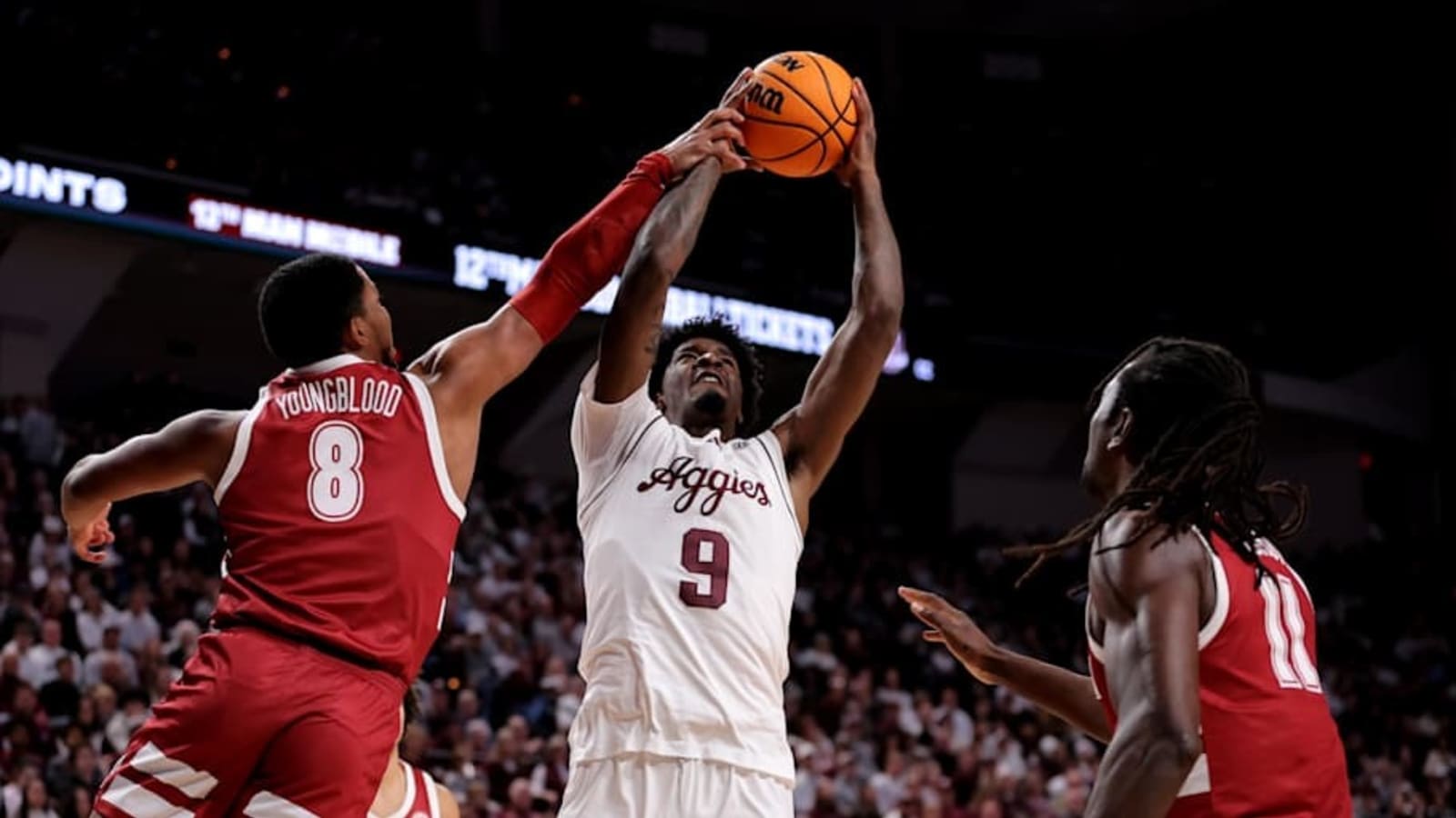 No. 10 Texas A&M Falls to No. 5 Alabama Without Wade Taylor IV in 1st ...