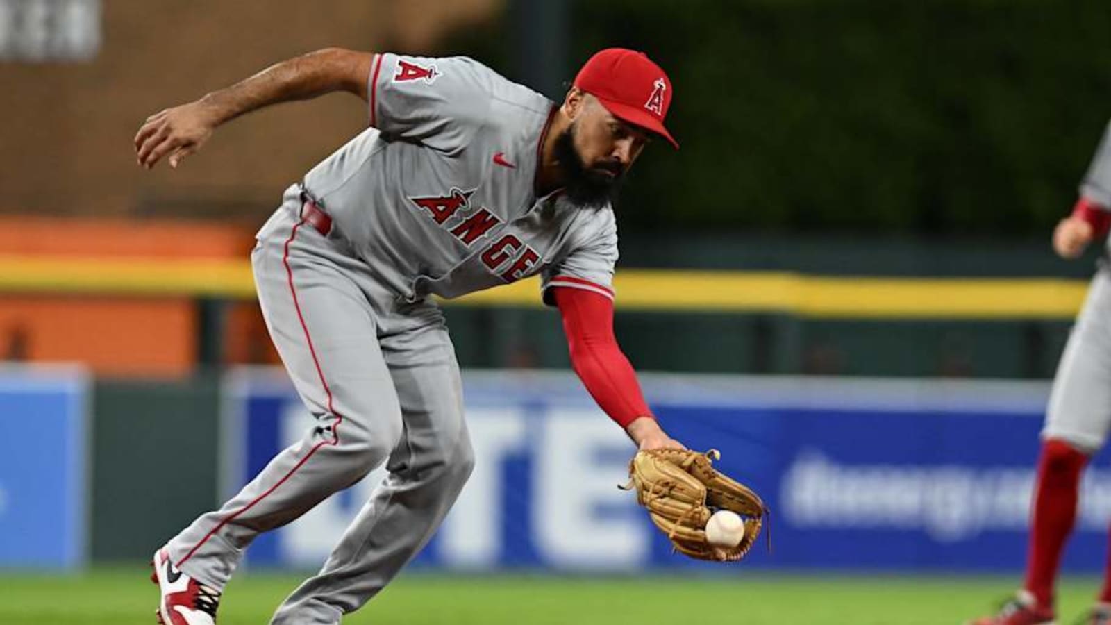 Angels GM's Comments Don't Bode Well for Anthony Rendon Playing Big ...