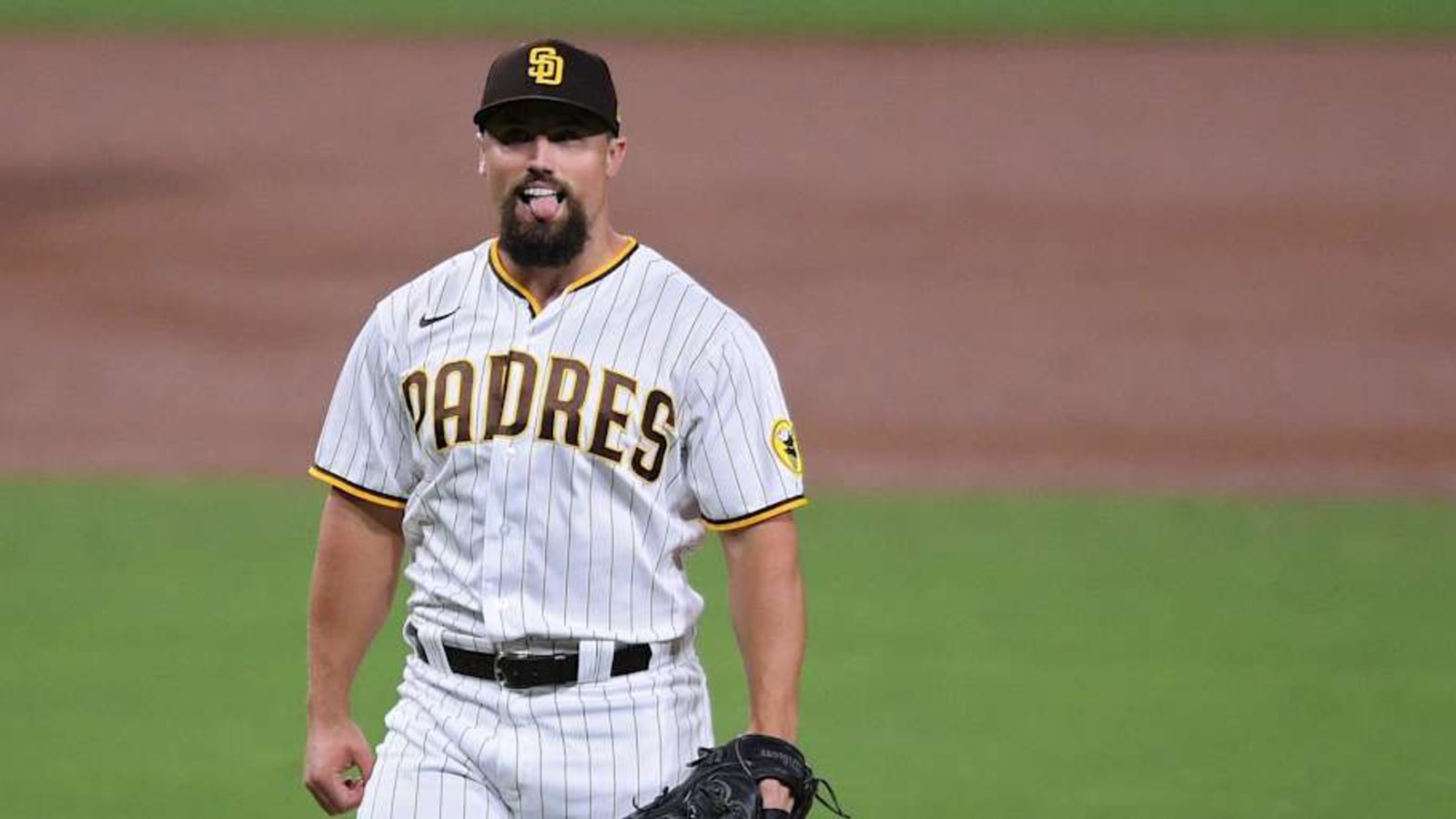 Former Padres Reliever Acquired in Big Trade Signs With White Sox ...