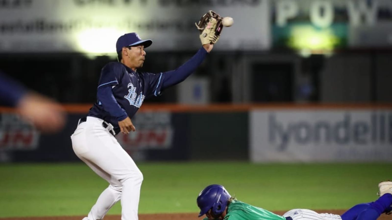 Seattle Mariners Sign Two Players to Minor League Deals | Yardbarker