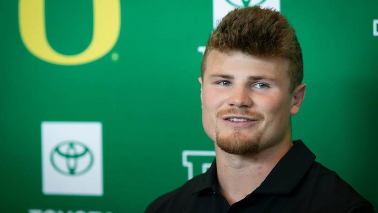 Oregon Ducks Linebacker Bryce Boettcher Dominating Oregon State Beavers ...