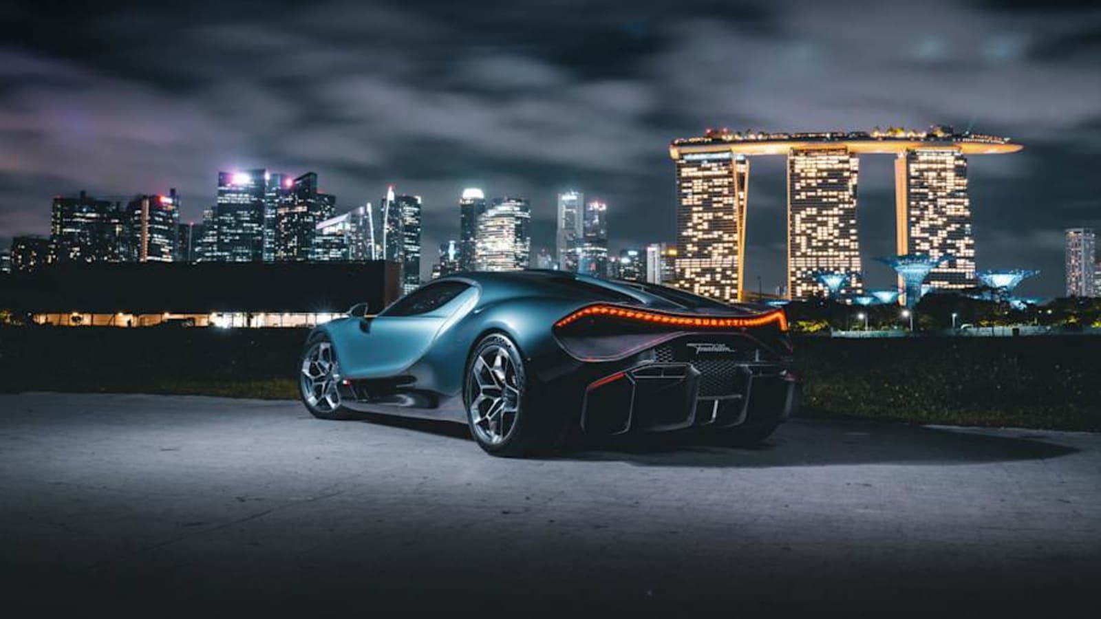 $4 Million Hypercar Steals the Show at Japan's Most Iconic Landmark ...
