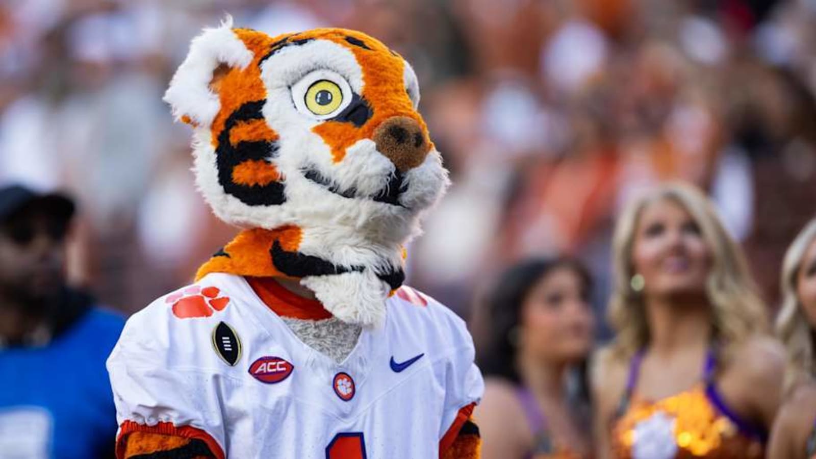 Viral Meme Shows Sad State of Clemson Basketball After Disastrous March ...