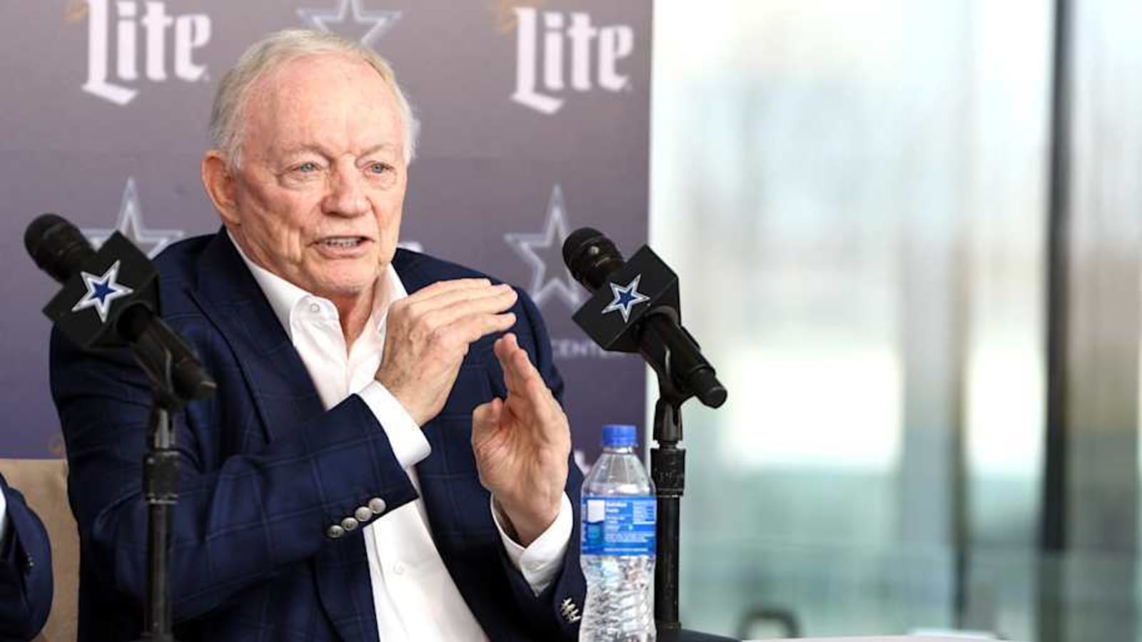 Jerry Jones, 'awful' Dallas Cowboys ripped by FS1 talking head | Yardbarker