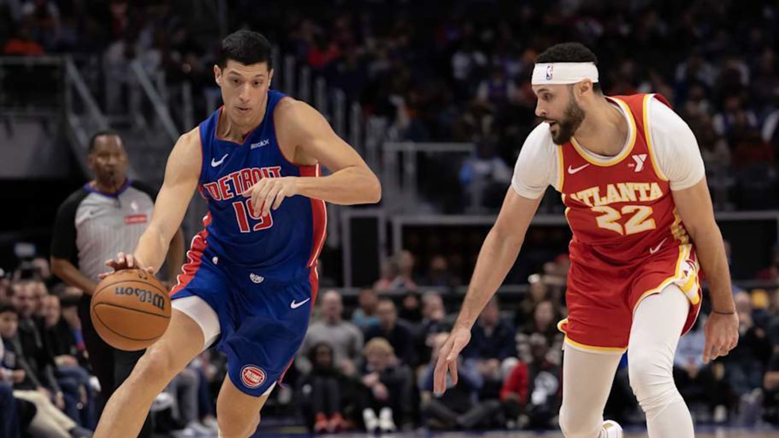 New Blockbuster Trade Proposal Sends Hawks Center To Western Conference ...