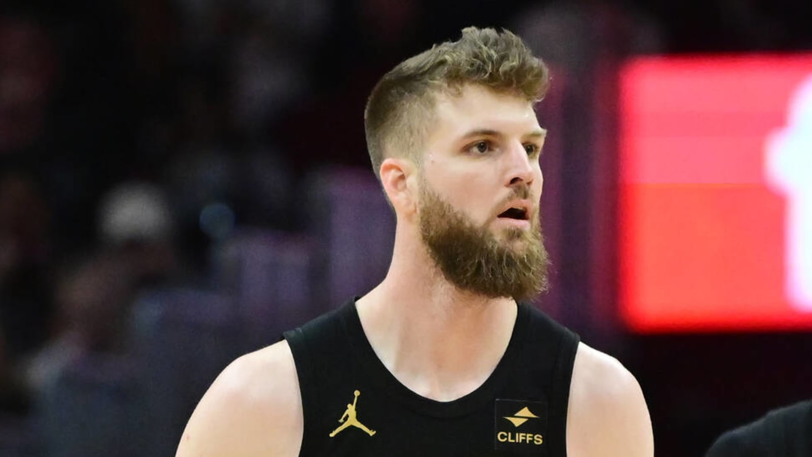 Watch: Wade's put-back dunk caps off huge Cavaliers comeback | Yardbarker