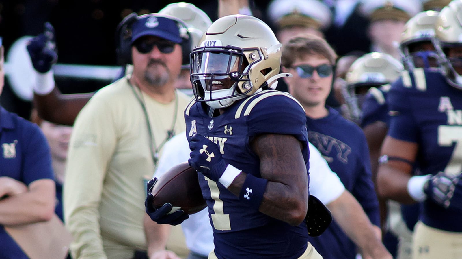 Watch: Navy CB makes history, Midshipmen remain undefeated | Yardbarker