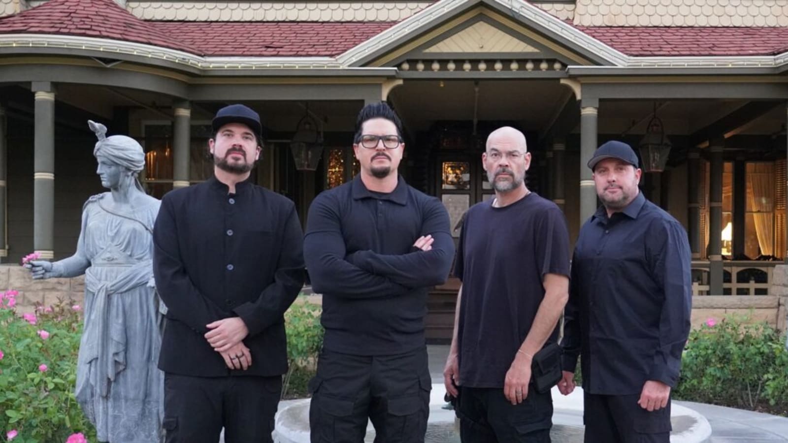 ‘Ghost Adventures’ Team Investigates ‘Poltergeist’ Movie House in ...