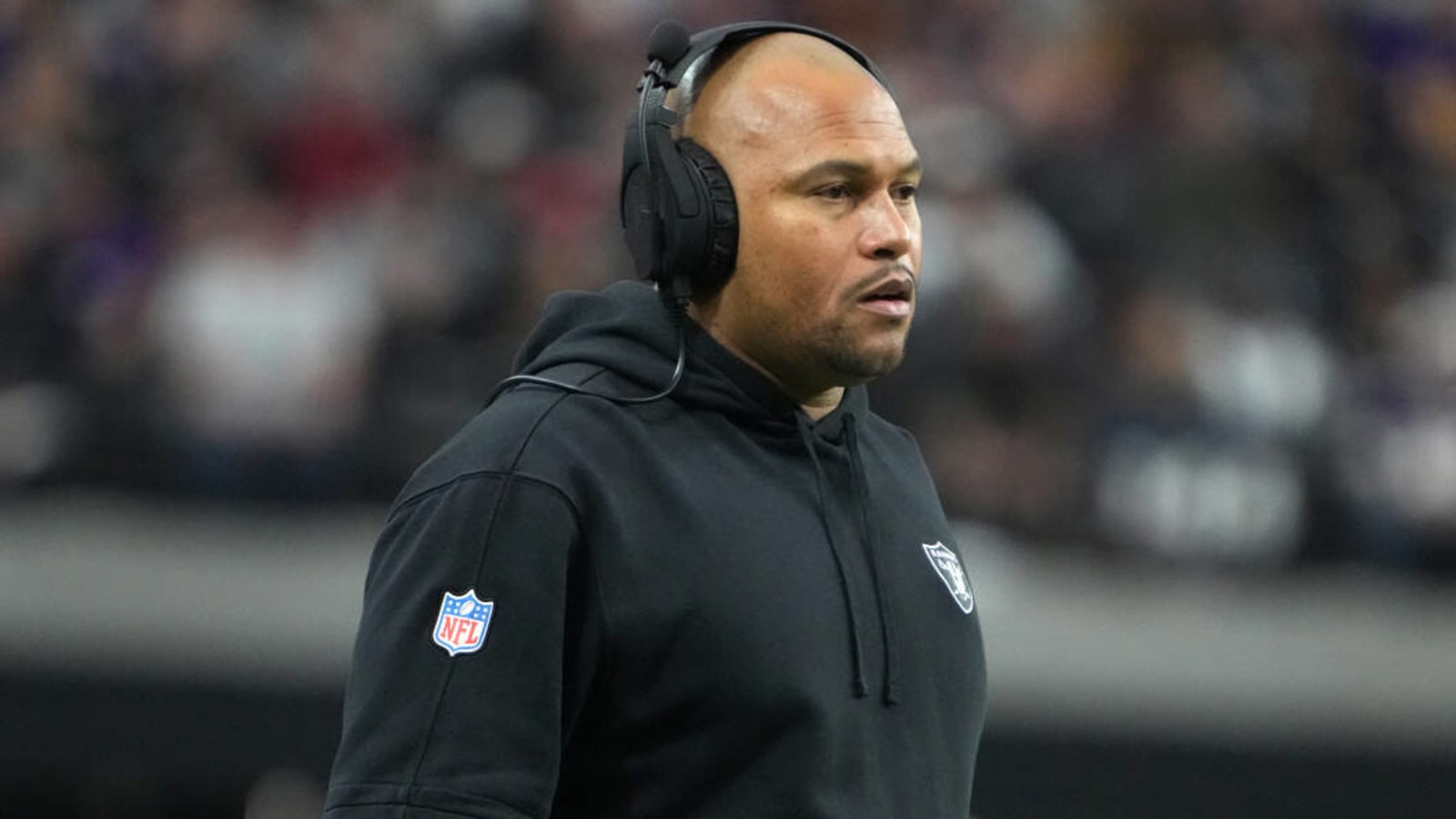 Raiders HC Antonio Pierce opens up about departure of Amik Robertson ...