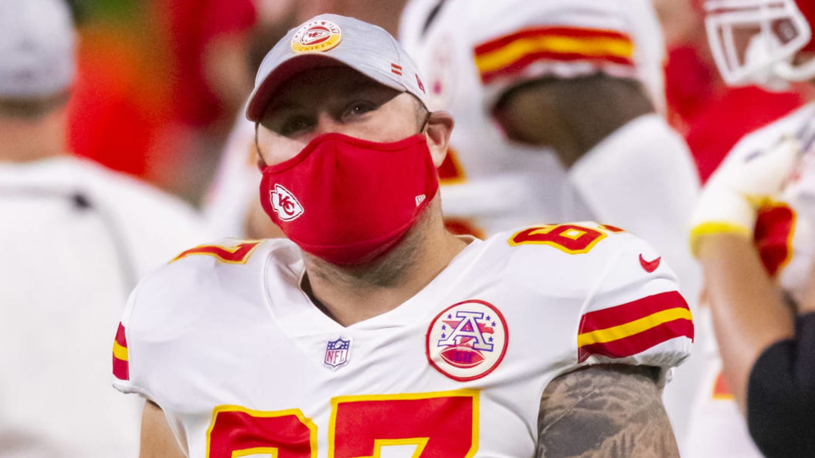 Chiefs' barber tested positive for COVID-19 during haircut? | Yardbarker