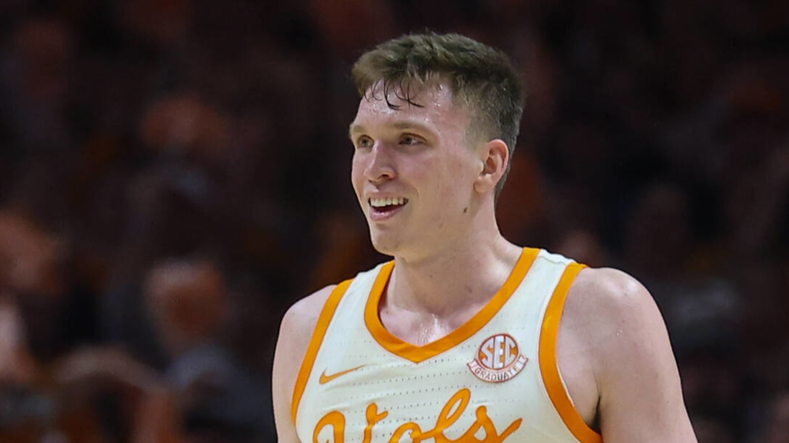 Dalton Knecht ties career-high as Tennessee takes control of SEC ...