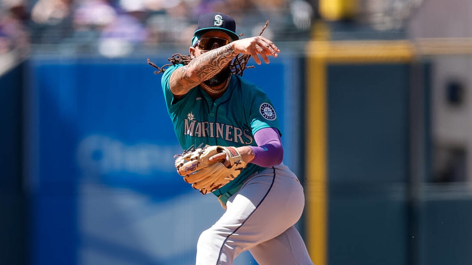 Watch: Mariners lose to Rockies on brutal walk-off flub | Yardbarker