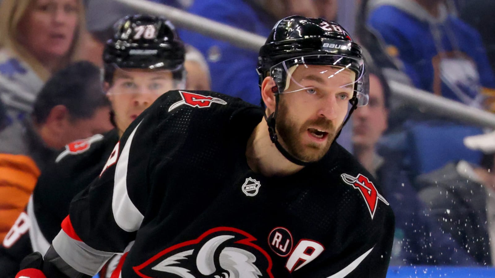 Lightning ink veteran forward to a three-year deal | Yardbarker