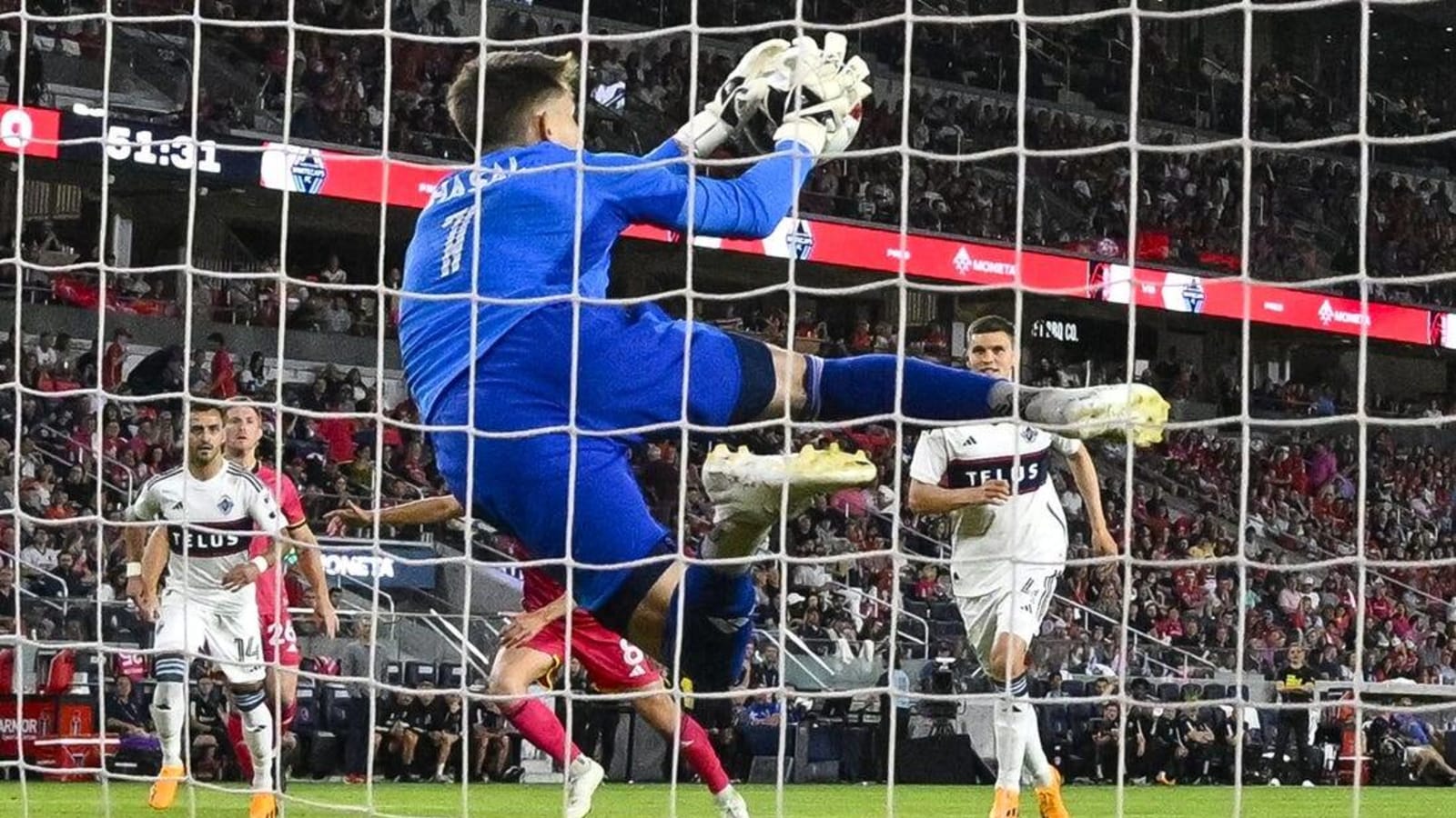 LAFC sign veteran G Thomas Hasal through 2025 | Yardbarker