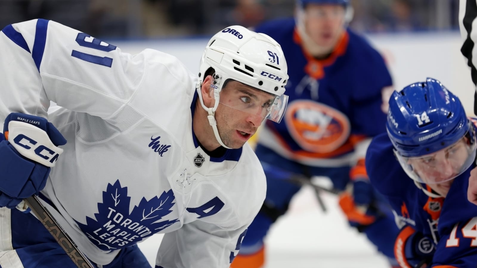 Maple Leafs' John Tavares sustains apparent injury in practice | Yardbarker