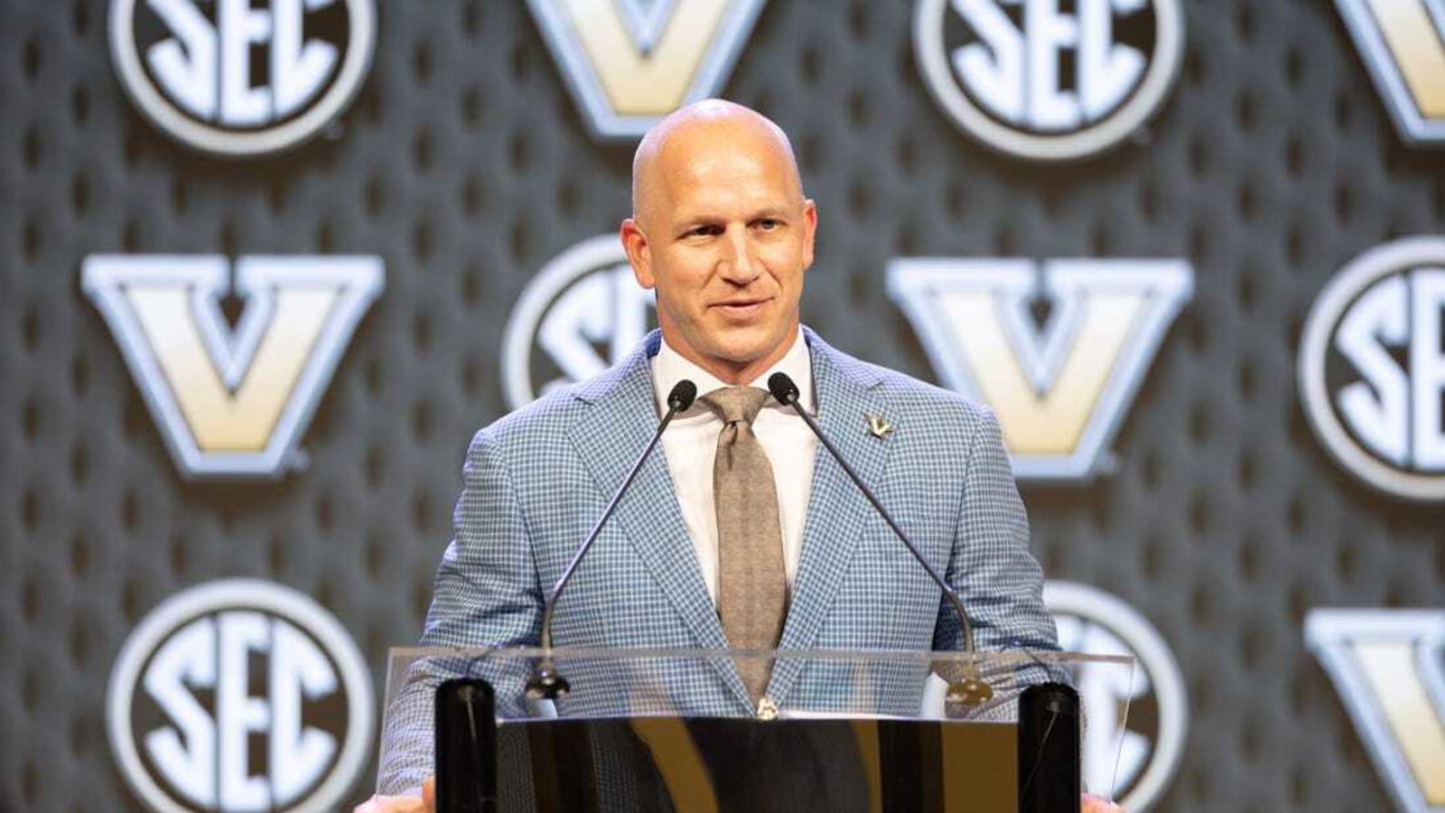 Vanderbilt coach Clark Lea embracing new role, clean slate | Yardbarker
