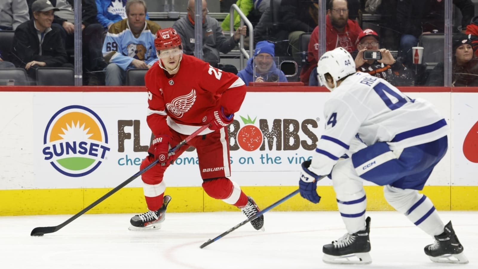 Jeff Petry gets first 2 goals of season as Wings double up Leafs ...