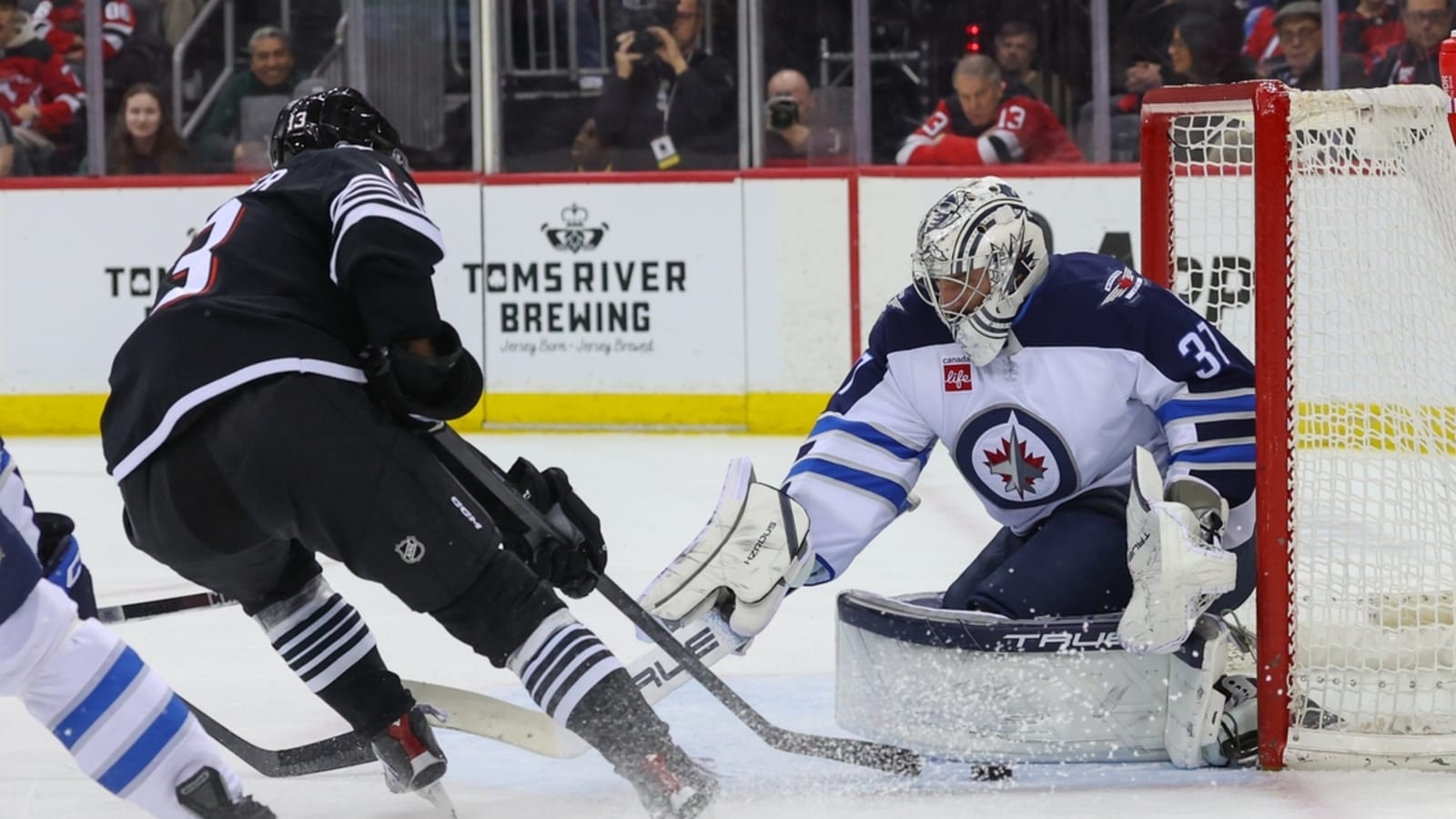 Nikolaj Ehlers, surging Jets blow out Devils | Yardbarker