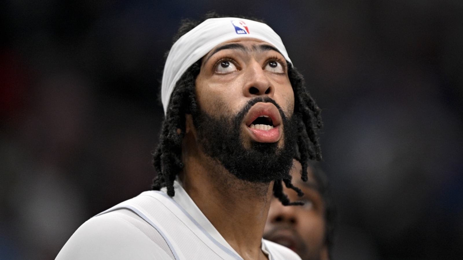 NBA roundup: Anthony Davis dominates, leaves early in Mavs debut ...