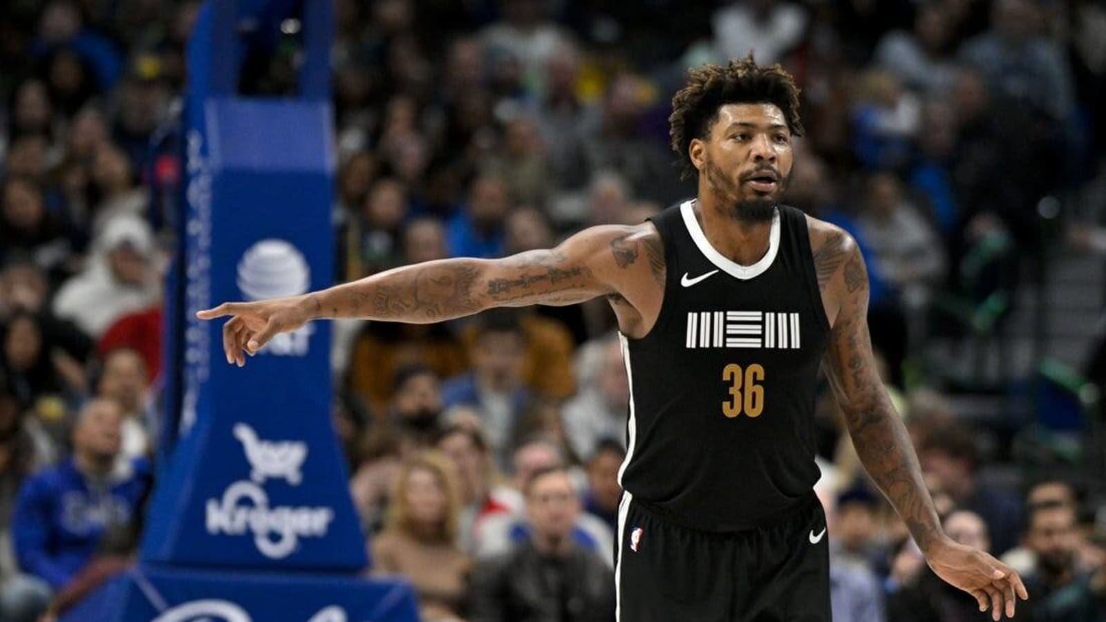 Grizzlies G Marcus Smart injures finger vs. Mavs | Yardbarker