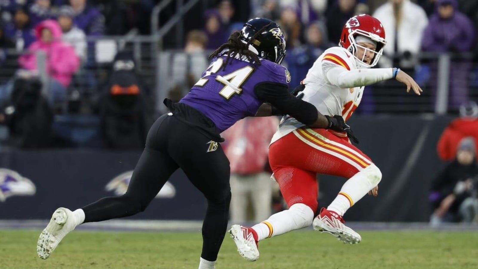 Panthers sign Pro Bowl OLB Jadeveon Clowney | Yardbarker