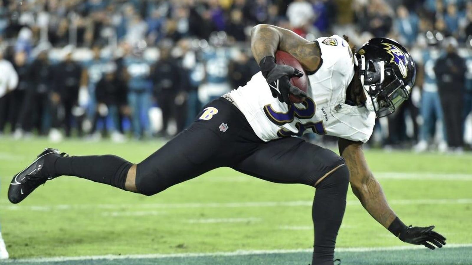 Reports: Chargers add RB Gus Edwards on 2-year deal | Yardbarker