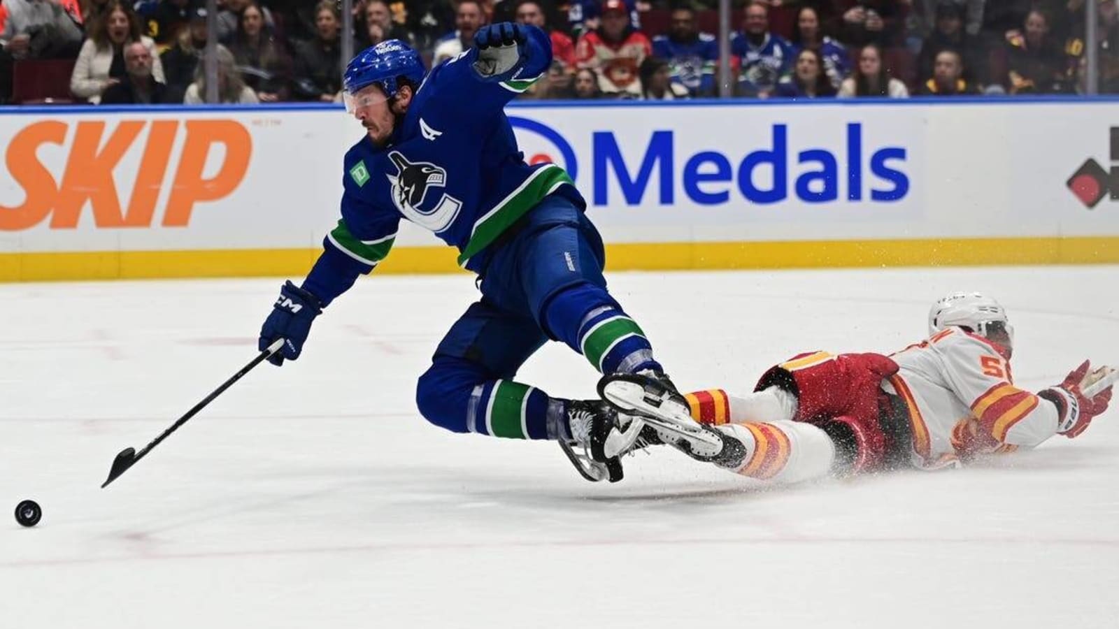 Comfortable at home, Canucks try to turn back Kings | Yardbarker