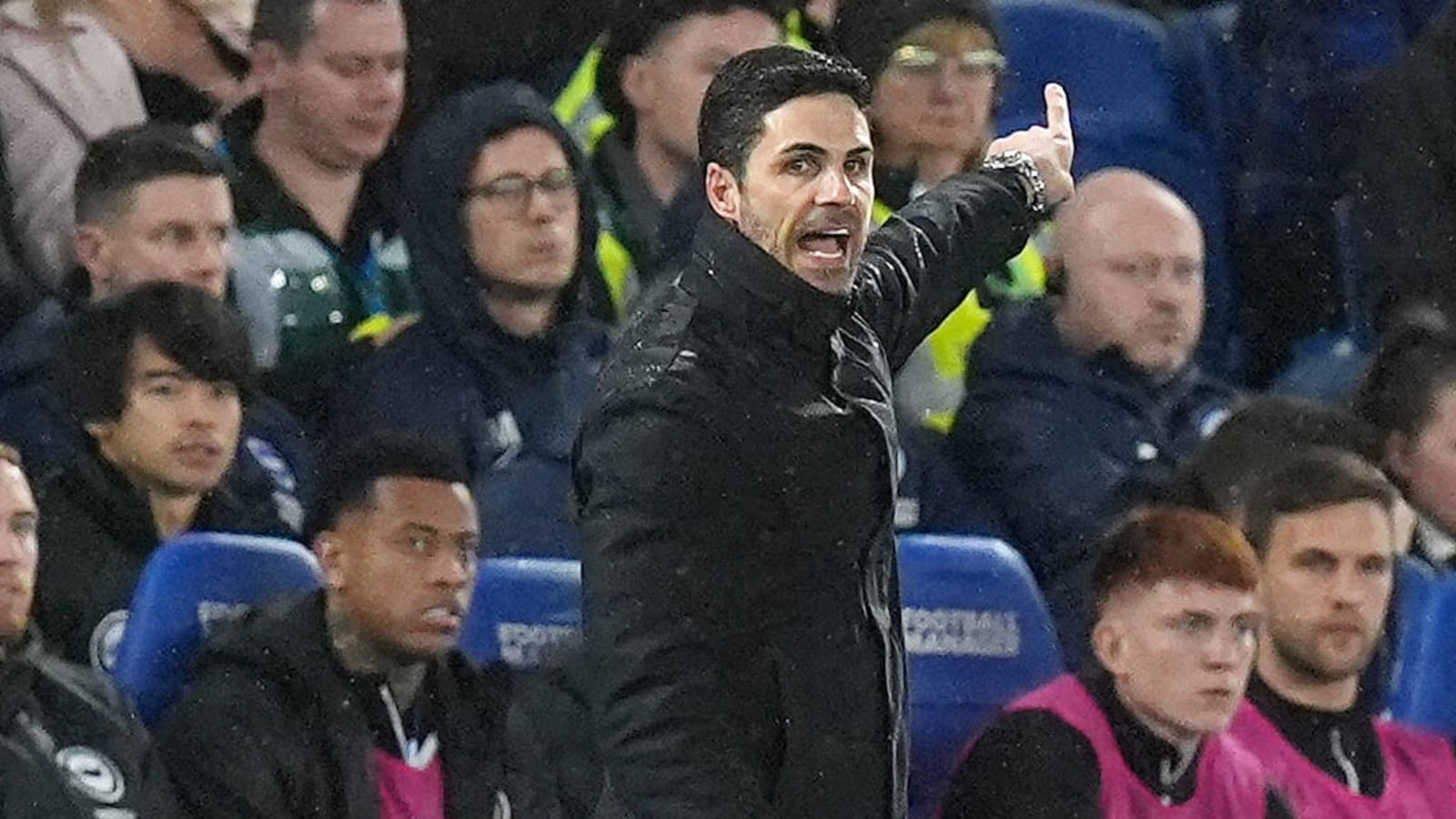 Peter Crouch makes a confident Arsenal v Aston Villa prediction ...