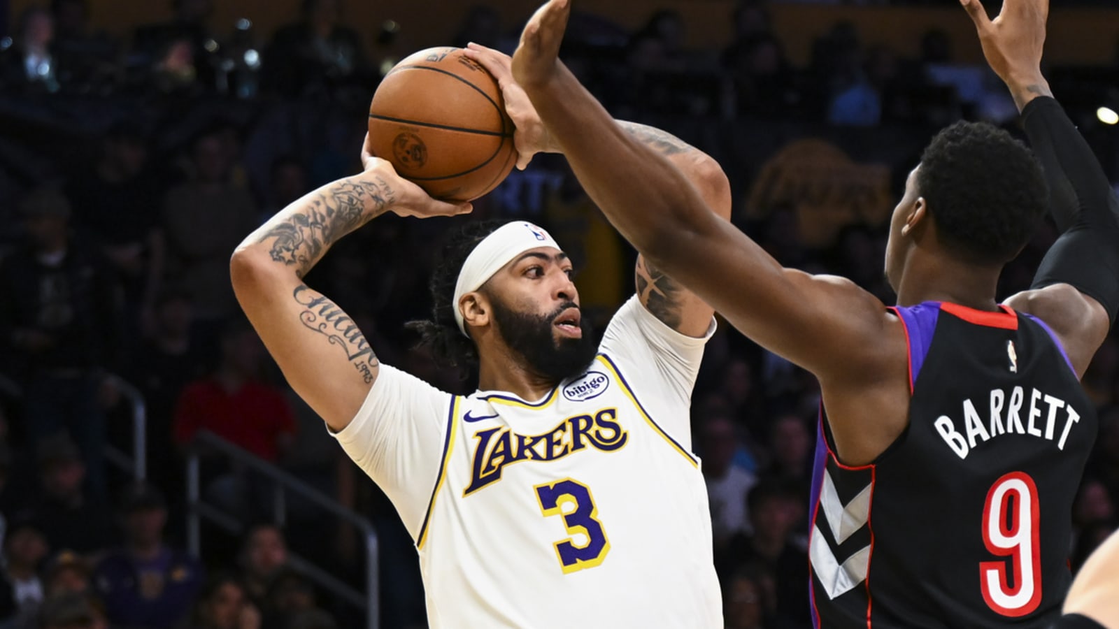 Lakers' Anthony Davis leaves game vs. Raptors with injury | Yardbarker