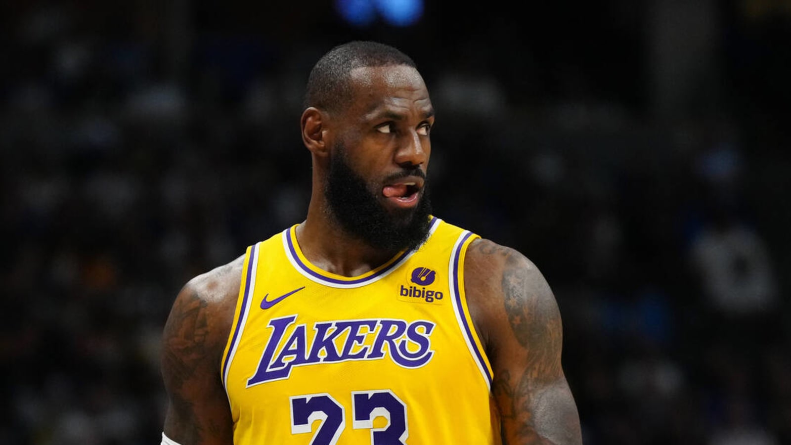 Video shows LeBron James furious with ref in Game 2 loss | Yardbarker