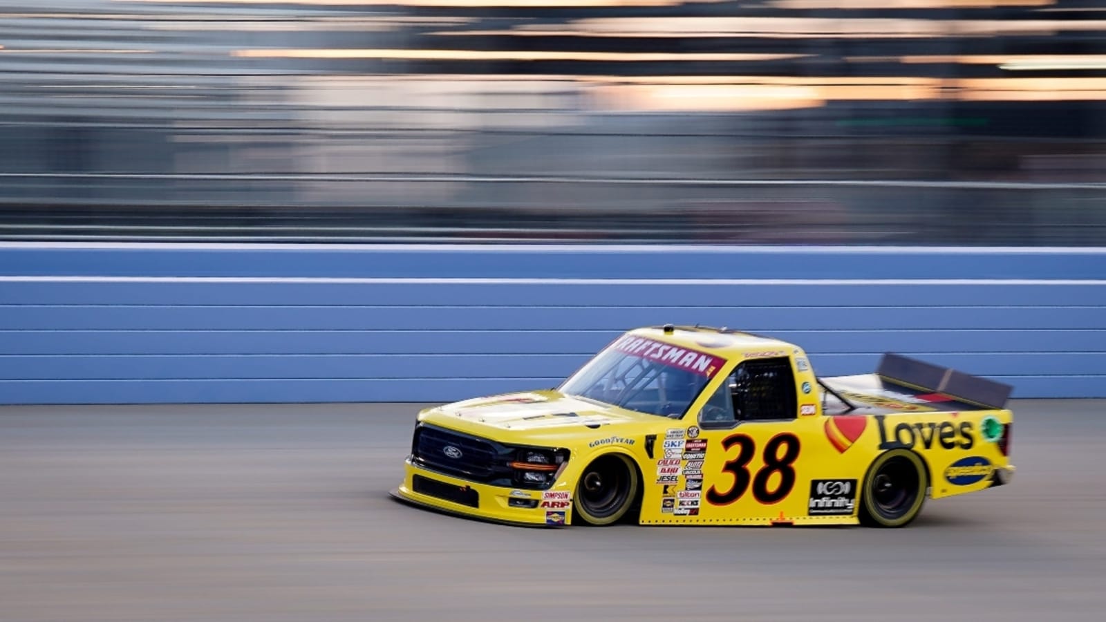 Layne Riggs goes back-to-back, wins Truck Series race at Bristol Motor ...