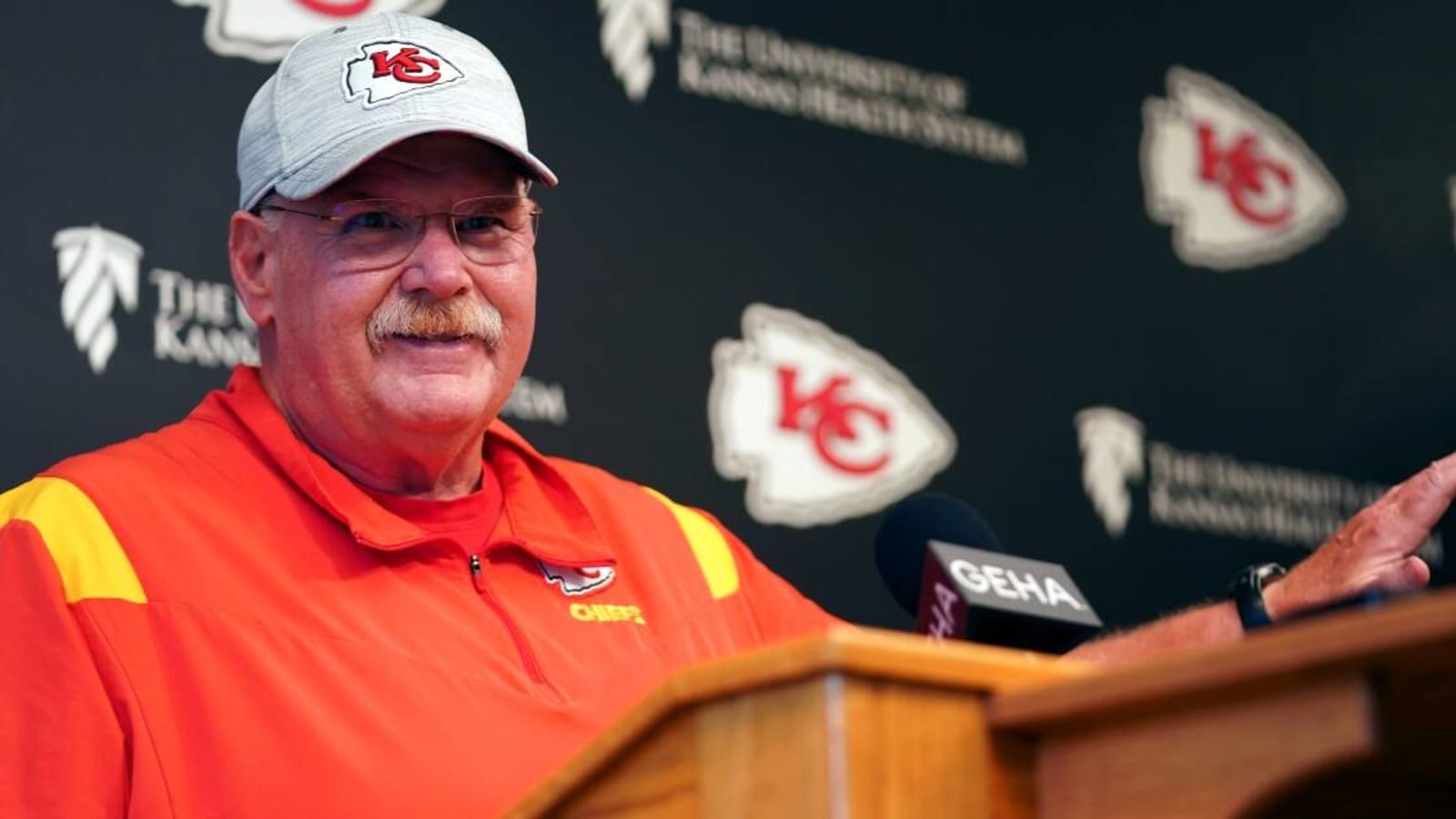 Chiefs HC Andy Reid goes full Santa in locker room after Christmas win ...