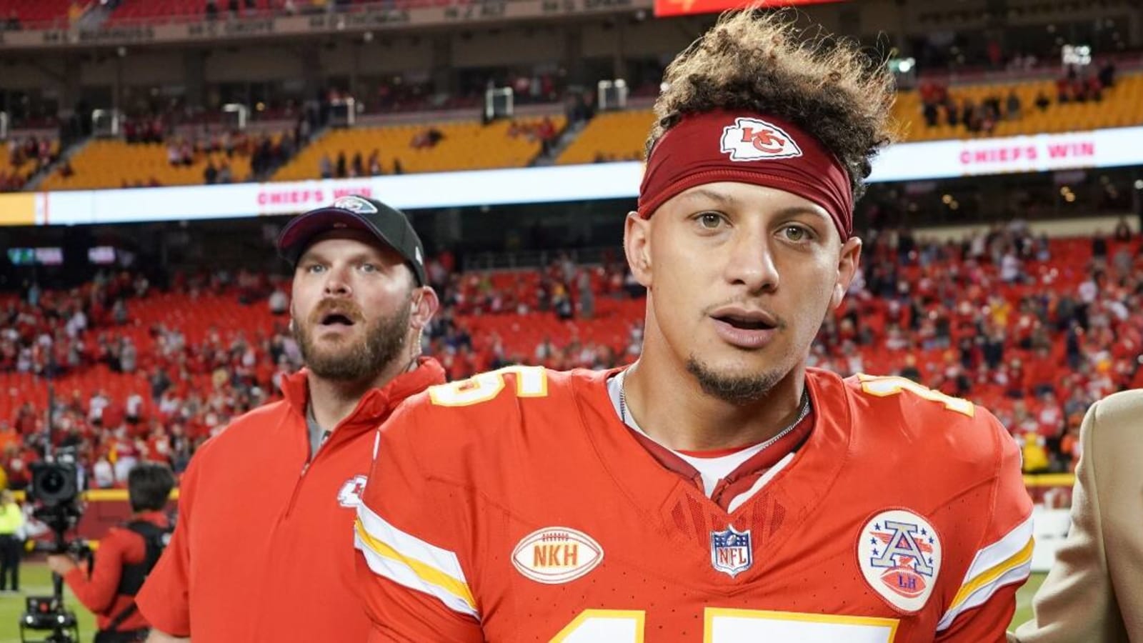 Patrick Mahomes reacts to Tua Tagovailoa suffering concussion vs ...