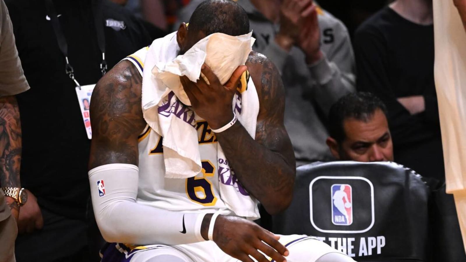 Fan Reportedly Ejected From Thunder-Lakers Game After Making Contact ...