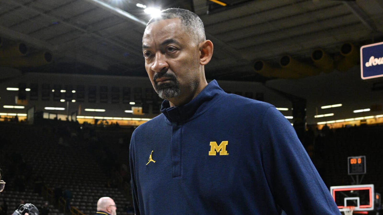 Michigan AD announces decision on alleged Juwan Howard incident ...