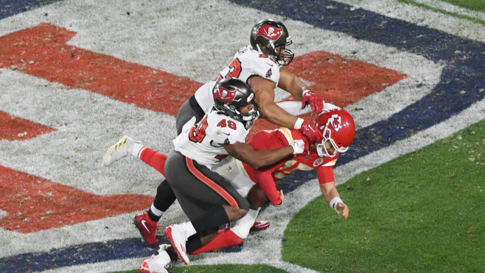 Buccaneer who sacked Patrick Mahomes in Super Bowl LV signs with ...