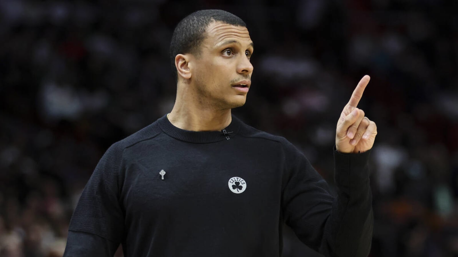 Watch: Celtics coach tries to block Suns player after whistle | Yardbarker